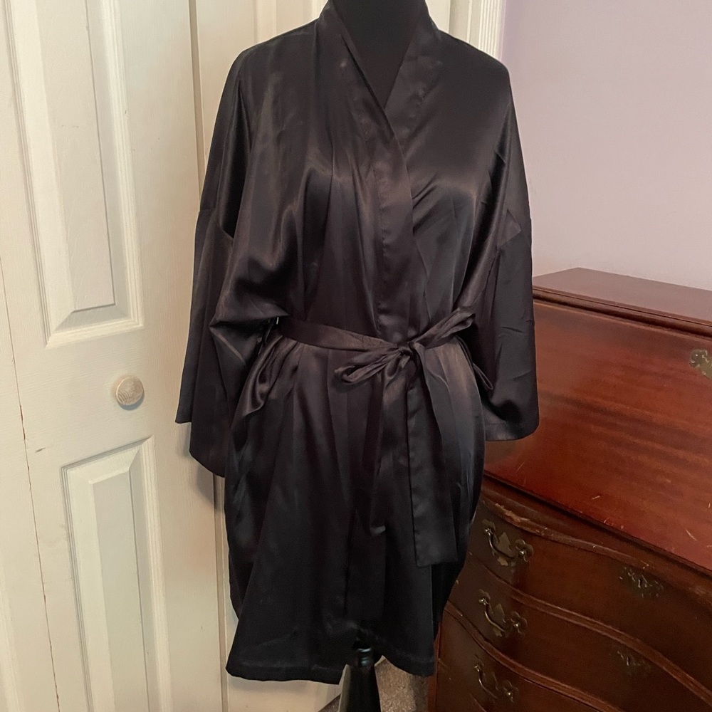 Victoria’s Secret Black Satin Wrap Robe - Gem
